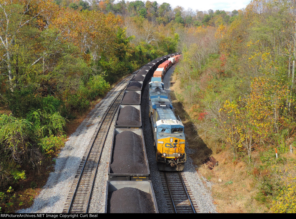 CSX 5274 and 751